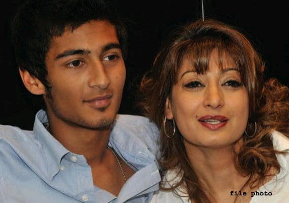 At a glance: Life and mysterious death of Sunanda Pushkar, wife of ...