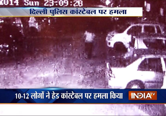 Delhi horror: Crime branch head constable brutally thrashed by gang of ...