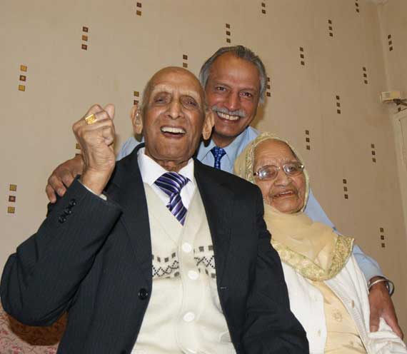 World's oldest married couple with total age of 211 celebrates their ...