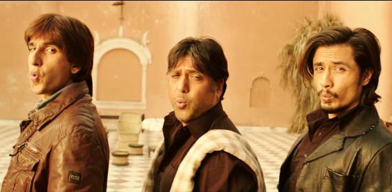 Kill Dil title song review: Crazy Ranveer-Govinda-Ali dance on a ...