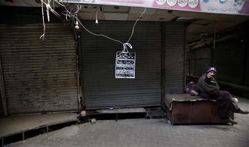 Pakistan mourns as parents bury children killed in Peshawar school ...