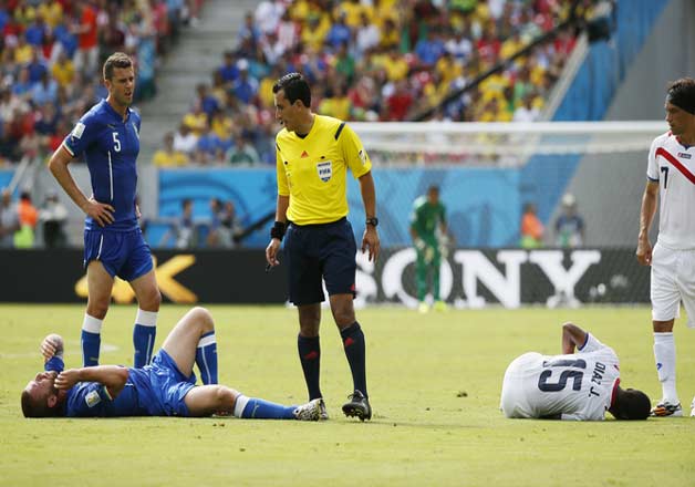 How footballers cheat on the pitch to win matches | IndiaTV News ...